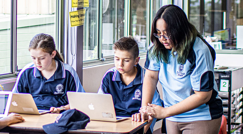 Dedicated Teachers | St Thomas Aquinas